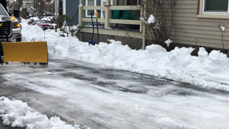 Best Practice and Safety Tips To Snow Plow Your Driveway